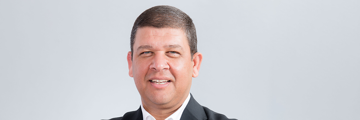 Three investment professionals take a look at smoothed bonus products