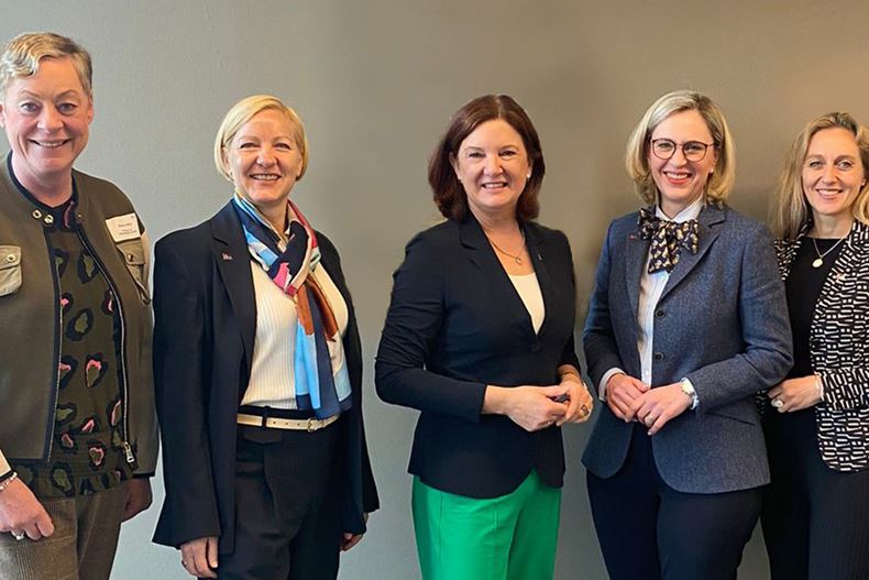 Deshalb haben Sparkassen so wenige Vorständinnen – Frauennetzwerk klärt ...