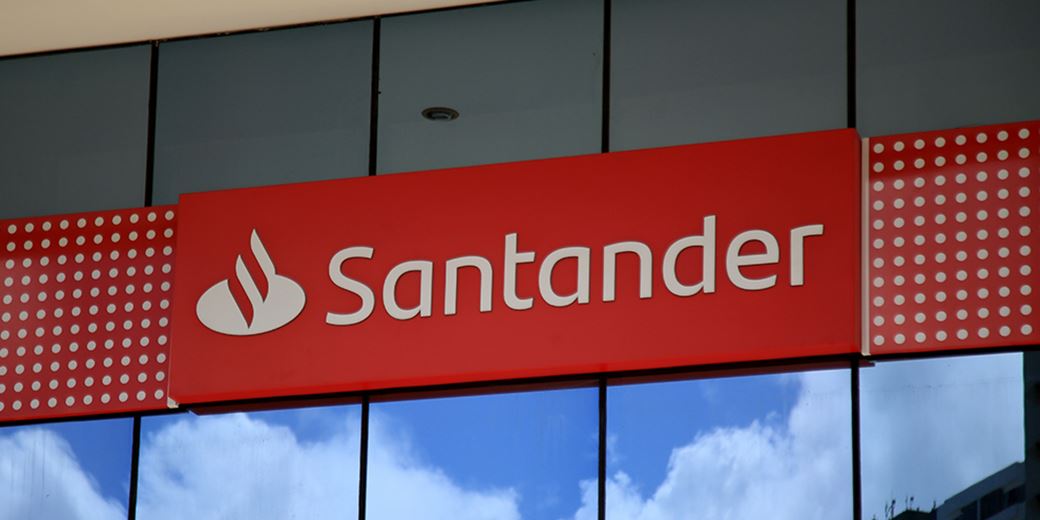 Santander hires private bankers for Miami and Mexico biz