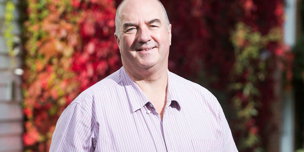 Adviser supergroup to play gig for Ukraine