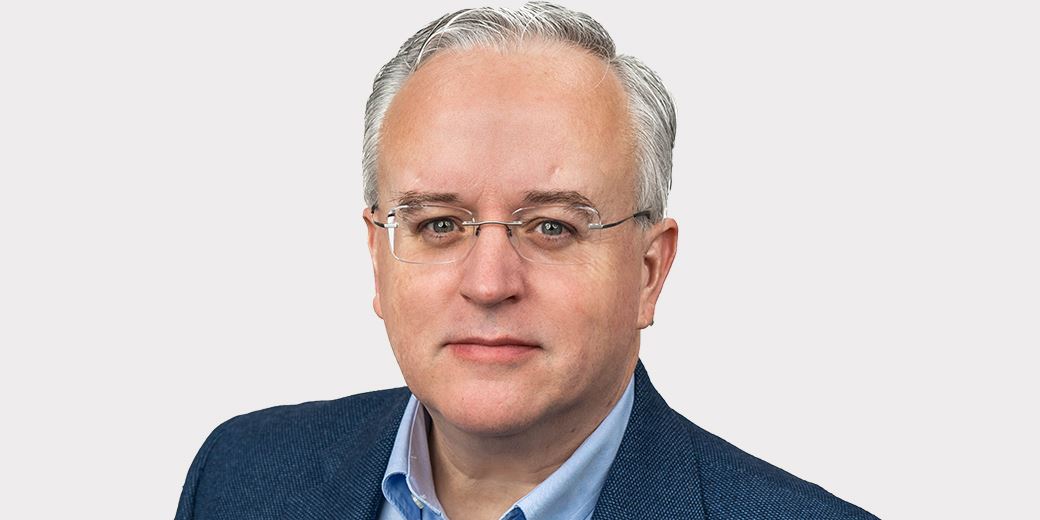 Carson adds practice management prof to coaching team