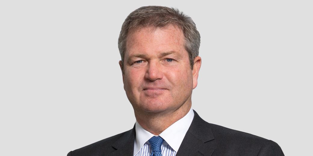 El CEO de Invesco se retira y ya tiene sustituto