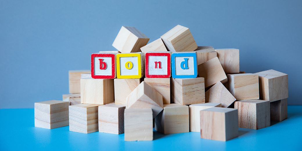 Bond rout sparks gilt rush as investors lock in yields above 4%