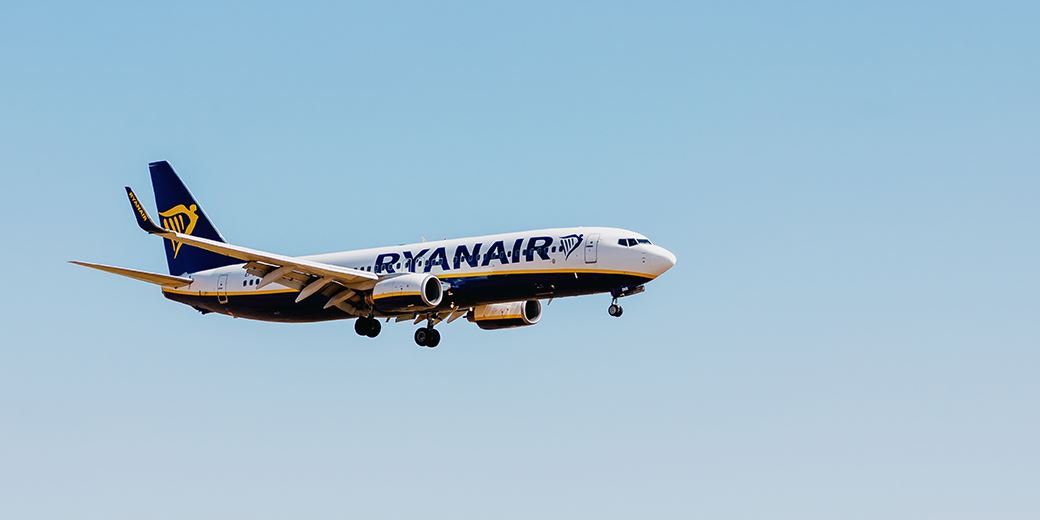 FTSE steady after rate gains, Ryanair inaugural dividend lifts airlines