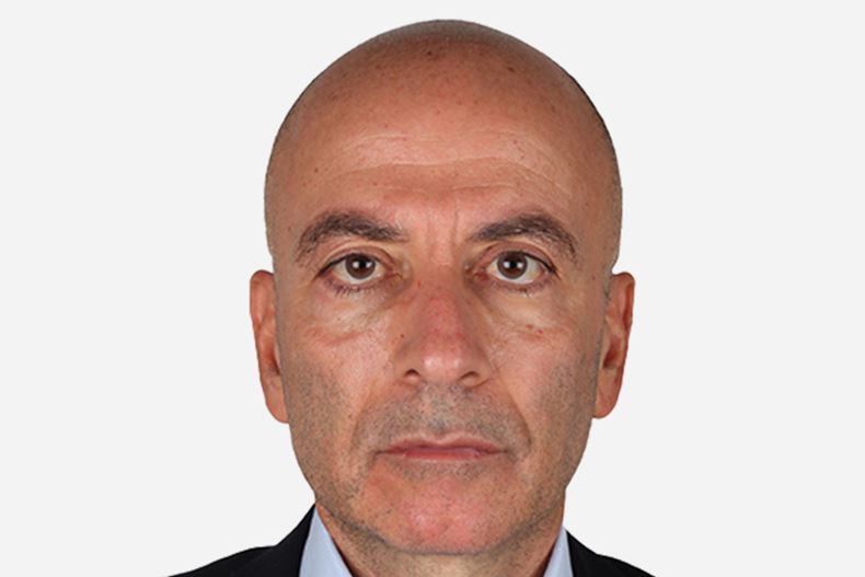 Deutsche Bank hires 10 Credit Suisse bankers to tap ME wealth