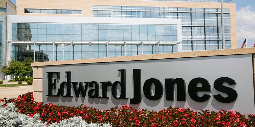 Edward Jones adds manager research analyst