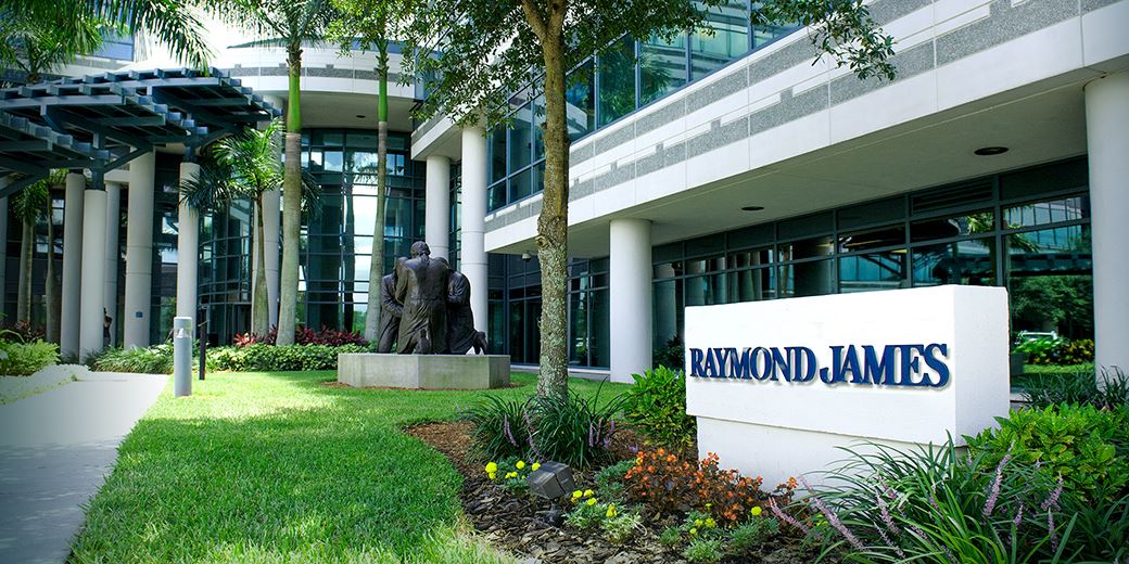 Raymond James recruits UBS LatAm advisor vet and Morgan client associate