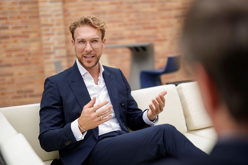Ampega ernennt Head of Equity und Multi Asset
