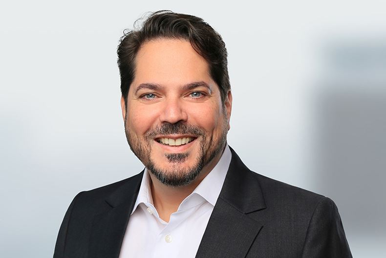 EB-SIM baut Vertriebsteam aus